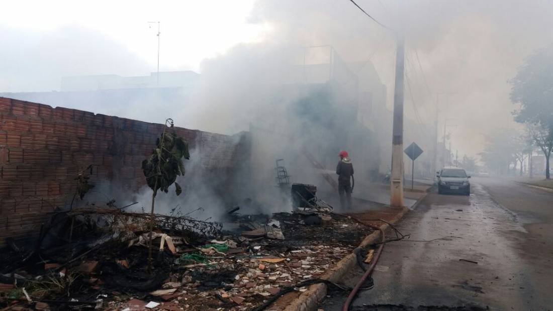 Incêndio Em Terreno Quase Causa Tragédia Do Bairro Cidade Jardim