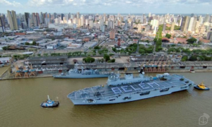 Belém recebe homenagem de marinheiros do maior navio de guerra da ...